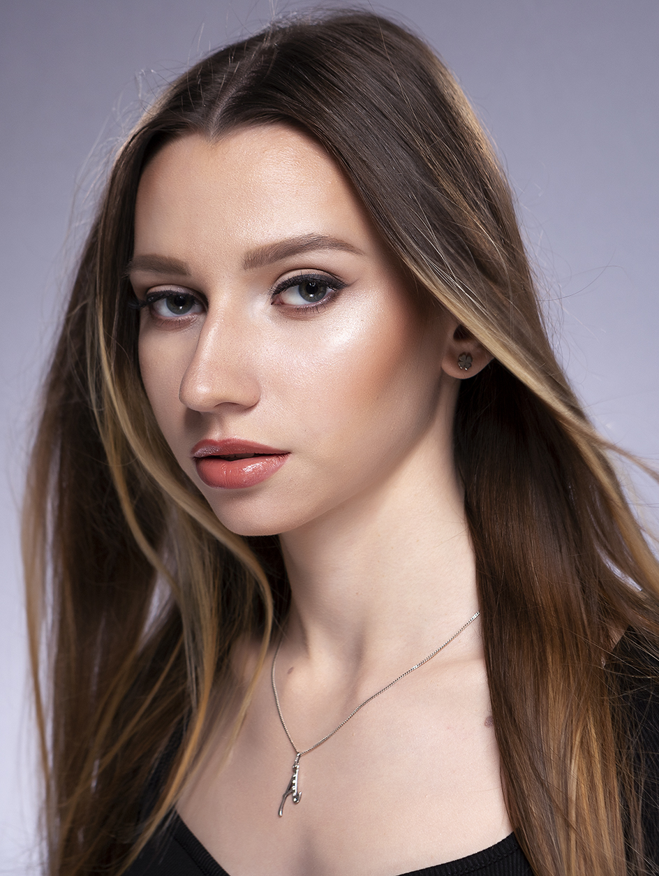 Light Glam B – Ewa Winiarska